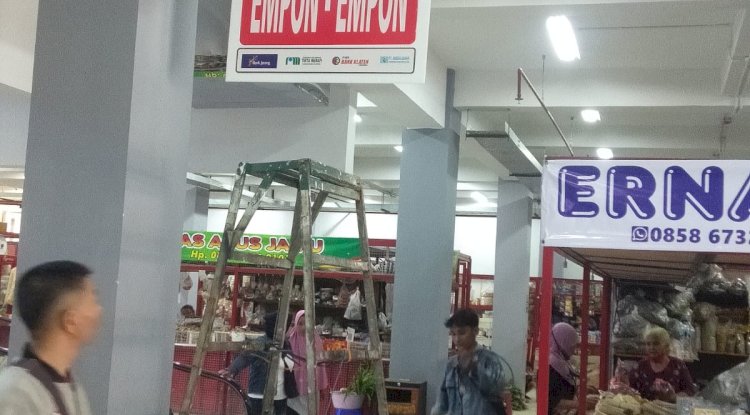 Pemasangan Rambu-Rambu Penunjuk Arah dan Klaster Dagangan di Pasar ...